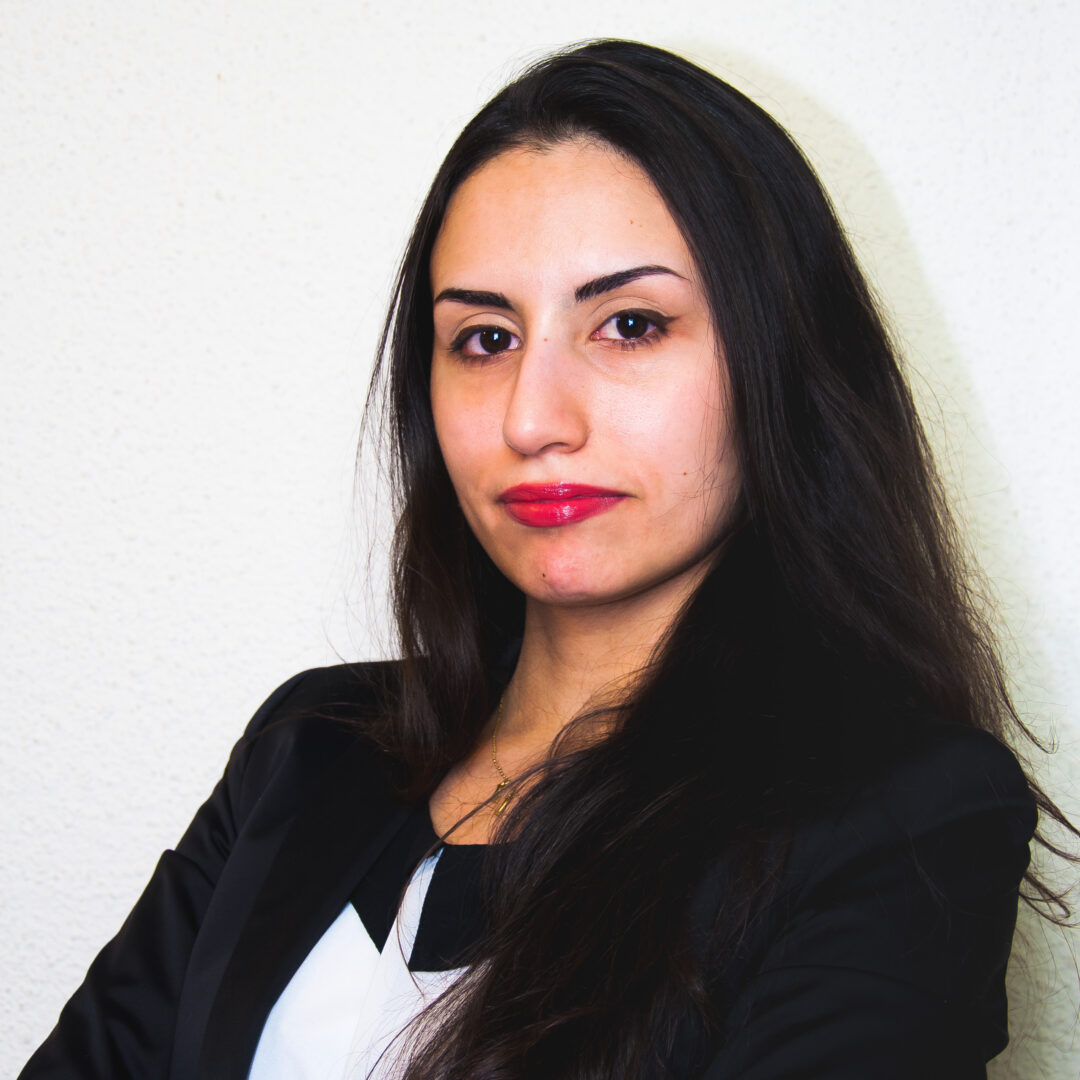 Elina from Armenia/Russia - study in switzerland+